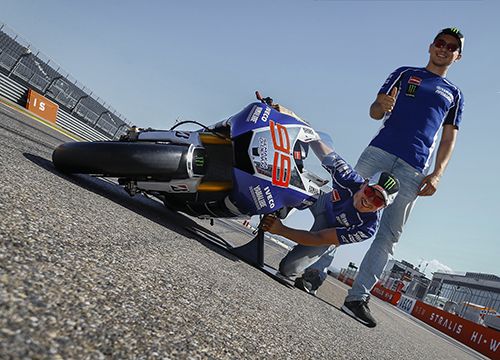 Lean Angle Marc Marquez 68 derajat..dan Corkscrew Corner Lagune Seca ...
