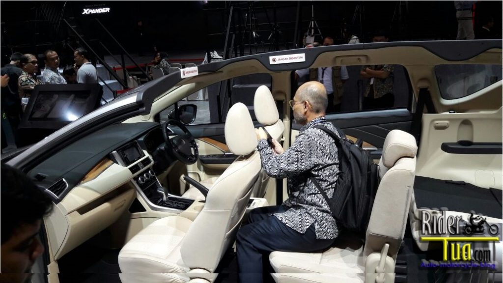 Mitsubishi Expander Resmi Diperkenalkan ke Publik - RiderTua.com